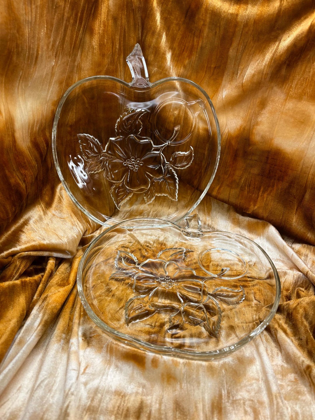 Pair of Hazel Atlas Apple-shaped Snack Glass Plates - Floral Design ...