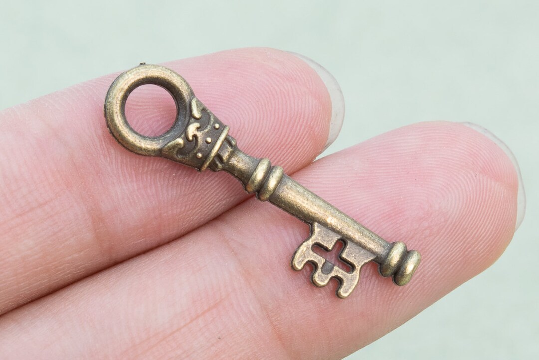 10 Key Charm Double Sided Antique Bronze Tone 65206-1562 - Etsy