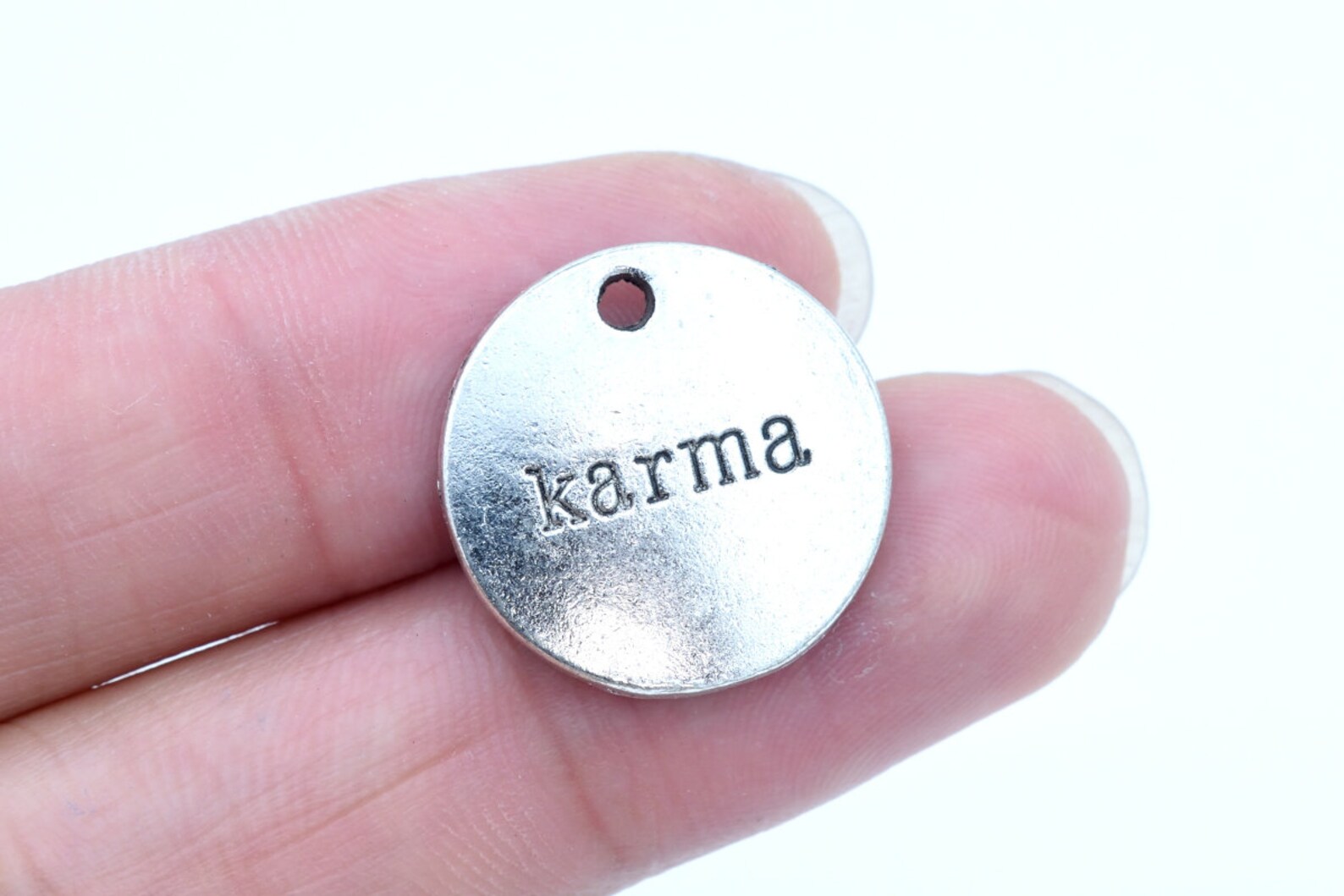 5 piezas Karma Coin Charm Antique Silver Tone 61994-2202 - Etsy España