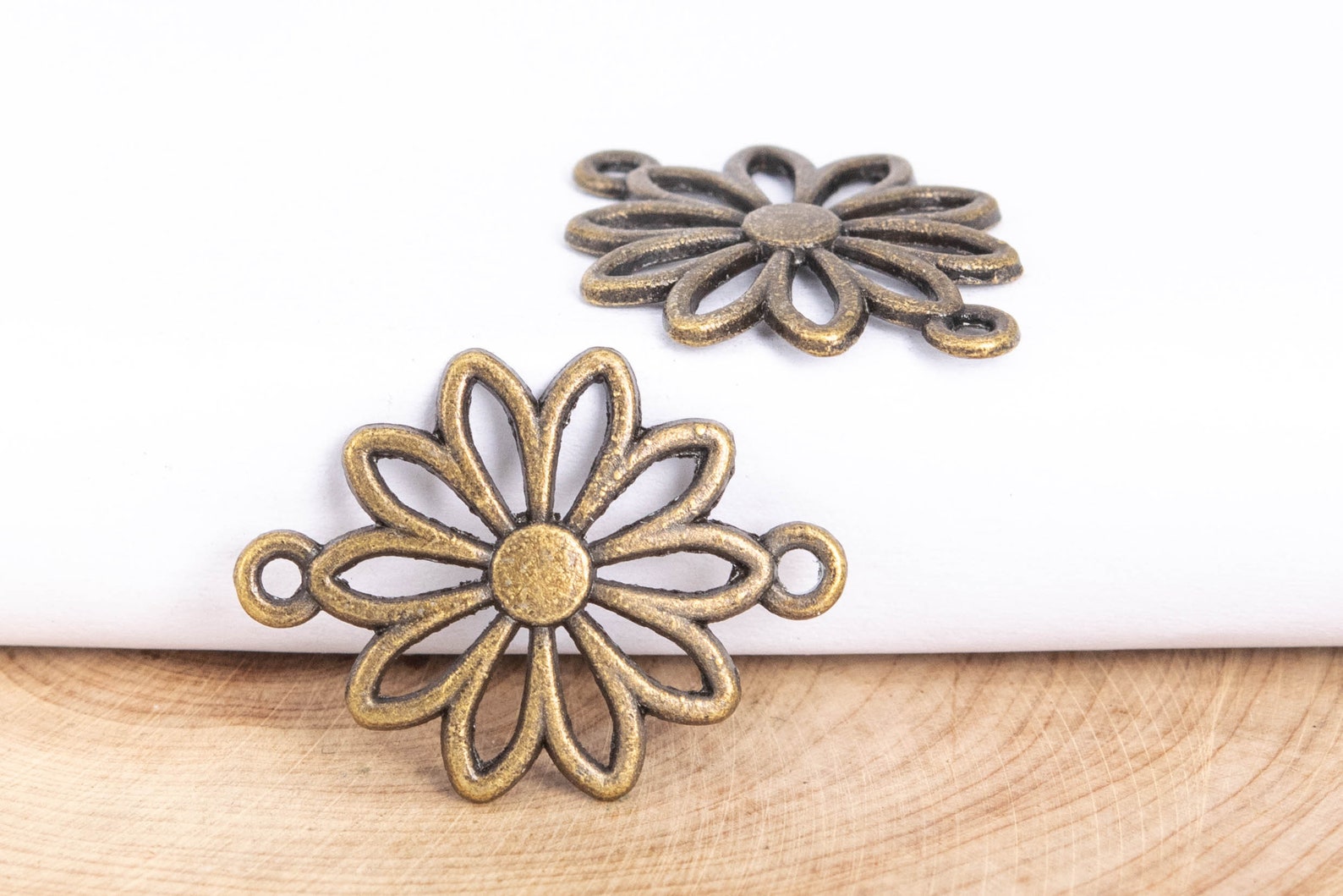 10 Daisy Connector Charm Antique Bronze Tone 110482-1555 | Etsy