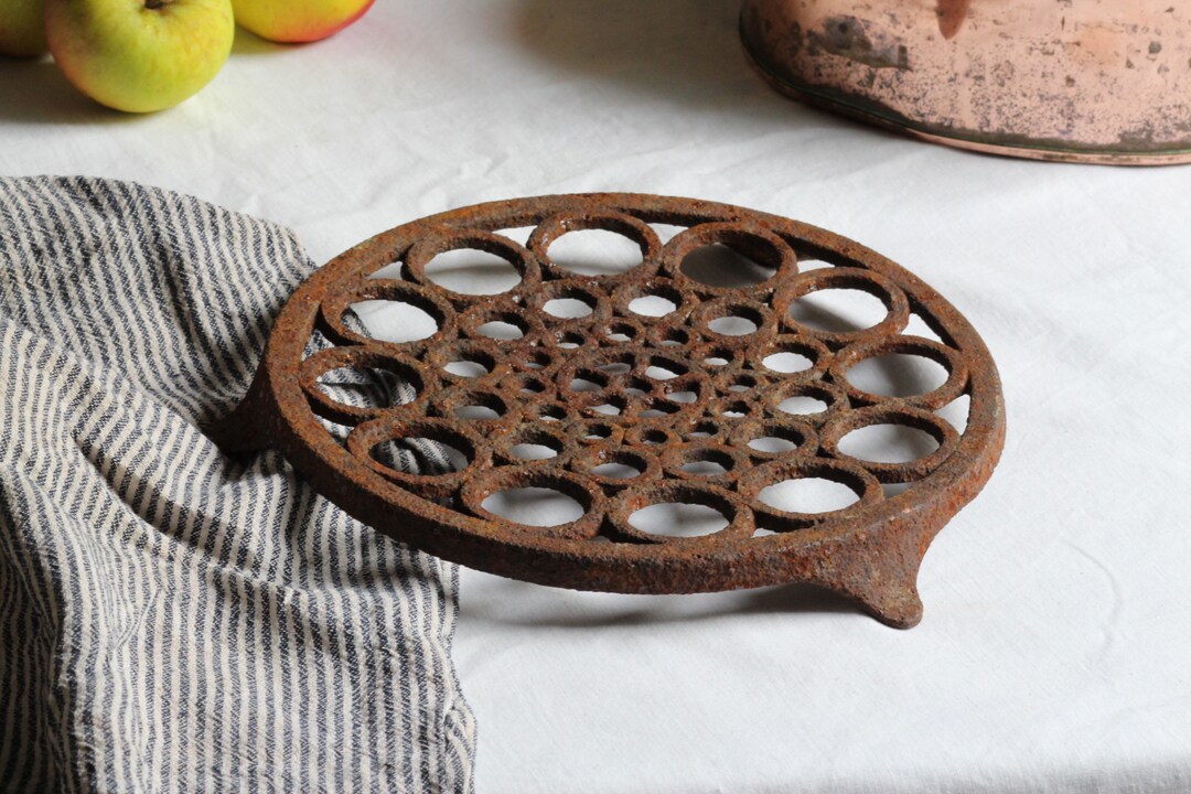 Vintage Aged Metal Trivet. Rusted. Candle Stand. With Legs. Rusty Metal ...