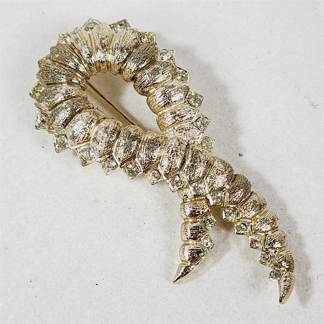 Vintage Kramer Signed Silver Tone Rhinestone Segmented Ribbon Brooch ...