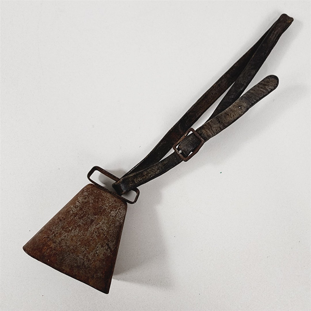 Vintage Iron Bull Cow Bell Old Leather Strap Farmhouse Rustic Decor 3 1 ...