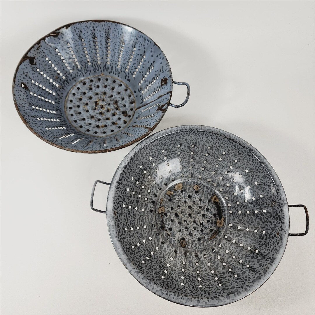 2 Vintage Graniteware Colanders Strainers Gray Enamelware - Etsy