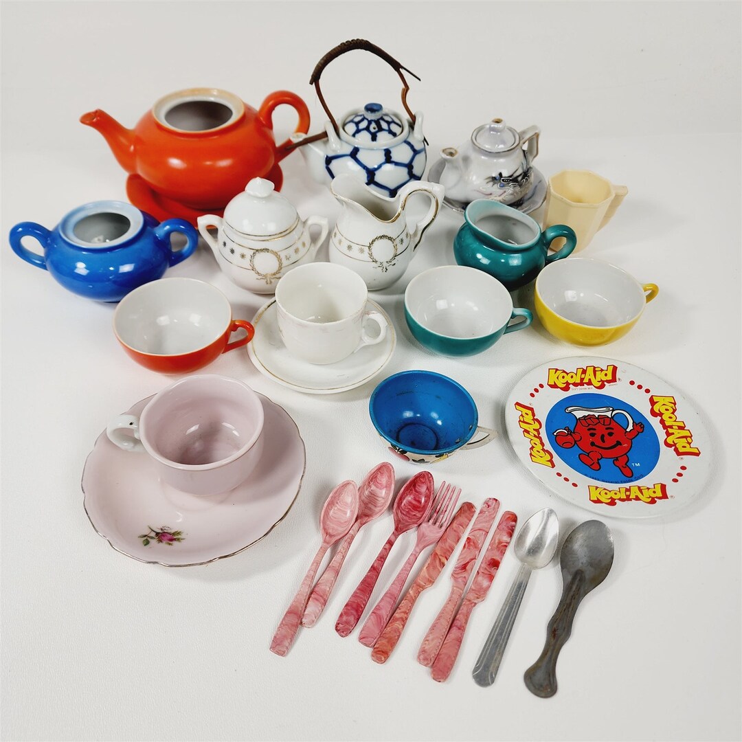28 Pieces Vintage Childs Tea Set Misc Pieces Metal Ceramic Plastic ...