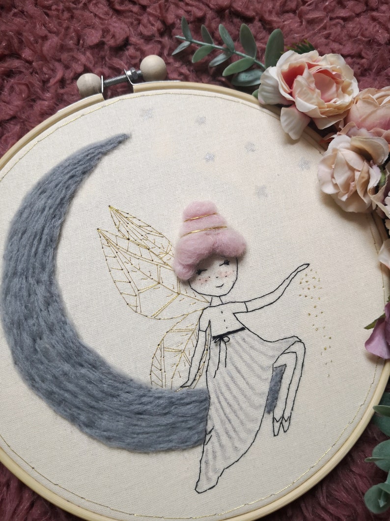 3D hand embroidery picture in wood hoop/ Magic fairy - Etsy Polska