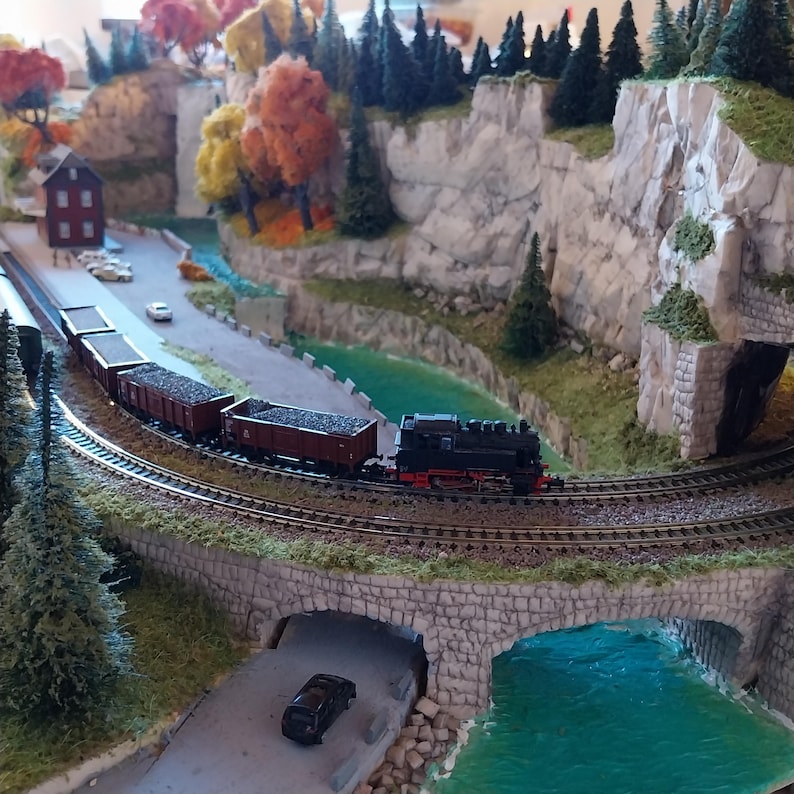 Portable Scenic Model Railway Layout, With Lakes and Waterfalls in N ...