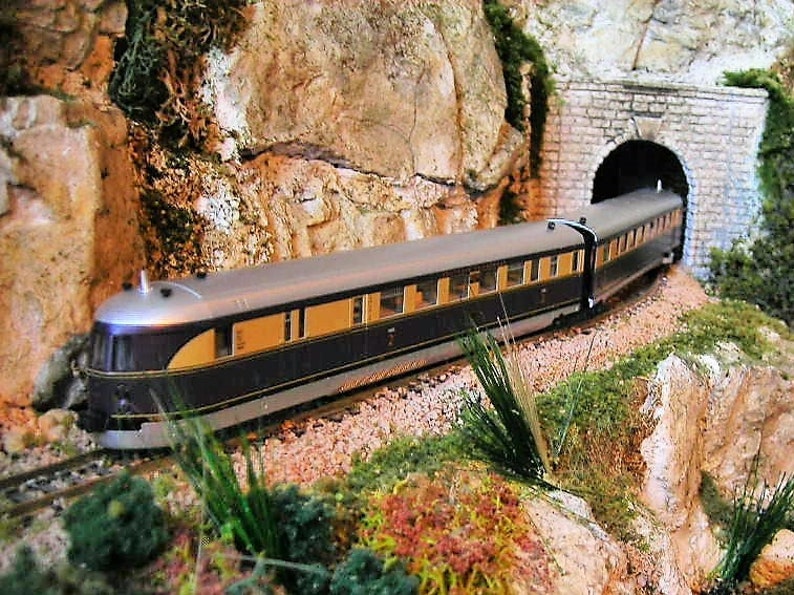 Single Track Model Railway Layout With Watarfall and Lake in N Scale 1/ ...