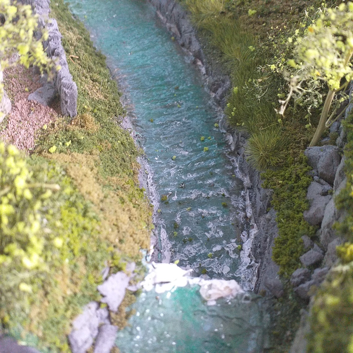 N Scale 1/160 Railroad Diorama With Lake Castle Ruin - Etsy