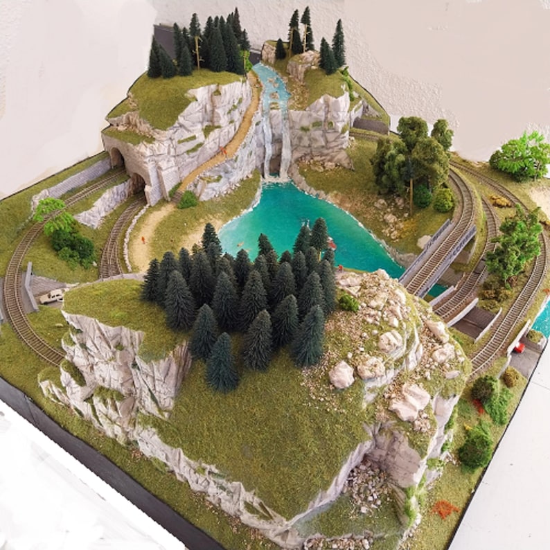 HO Scale Railroad Layout Diorama Base Size 125 X 105 Cms. (49 X 41.5 ...