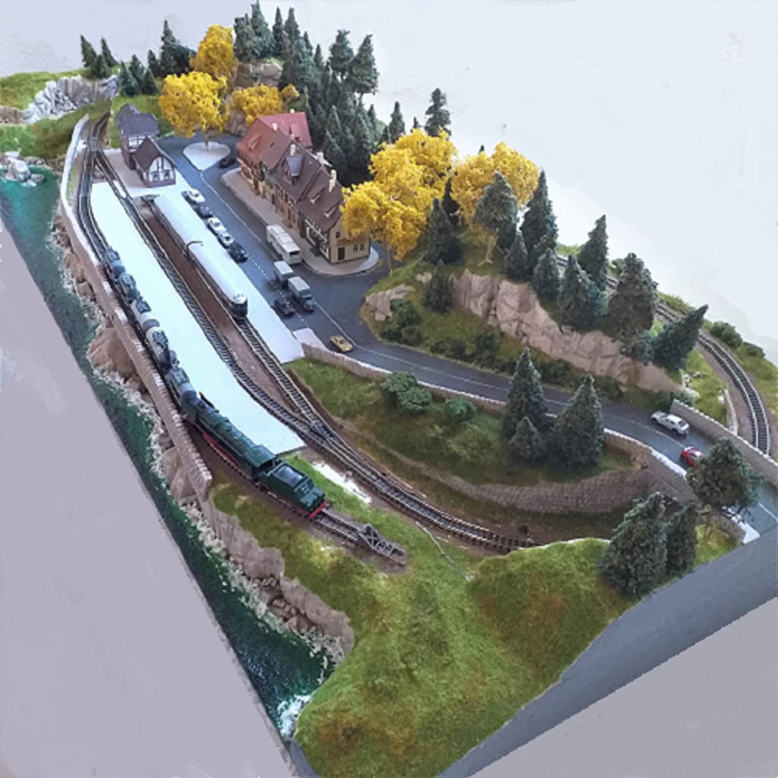 Portable Scenic Forest Hill Model Railroad Layout Diorama Scale N 1:160 ...