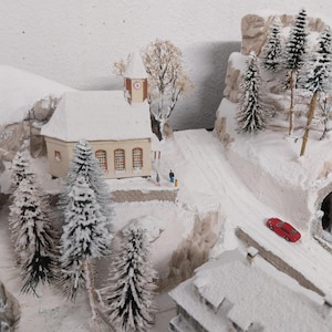 N or HO Scale Railroad Layout Diorama - Etsy