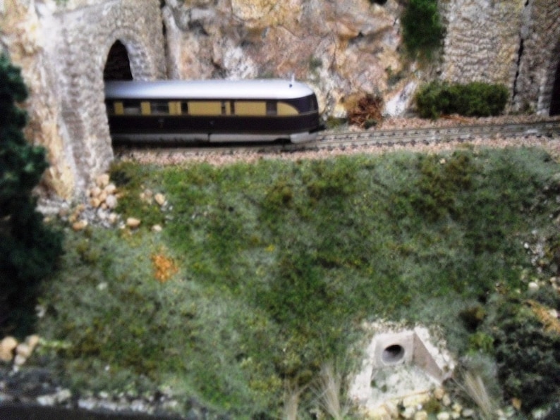 Single Track Model Railway Layout With Watarfall and Lake in N Scale 1/ ...