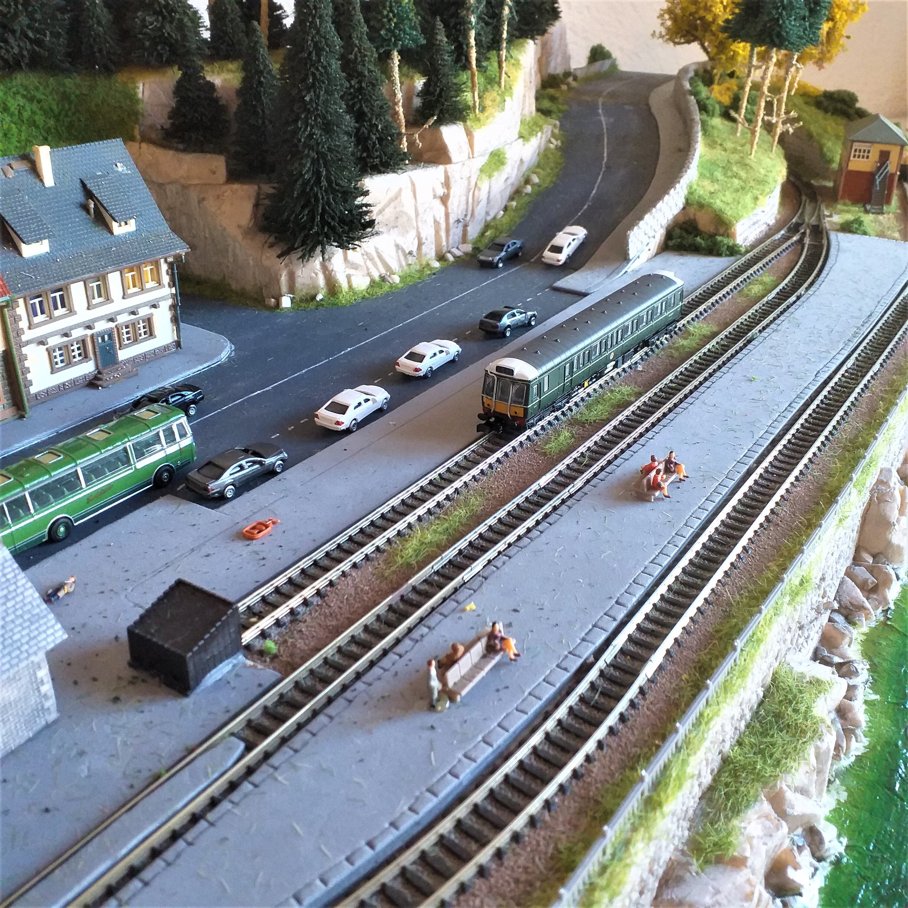 Scenic Model Railroad Layout Diorama Scale N 1:160 on a Base of 100 X ...