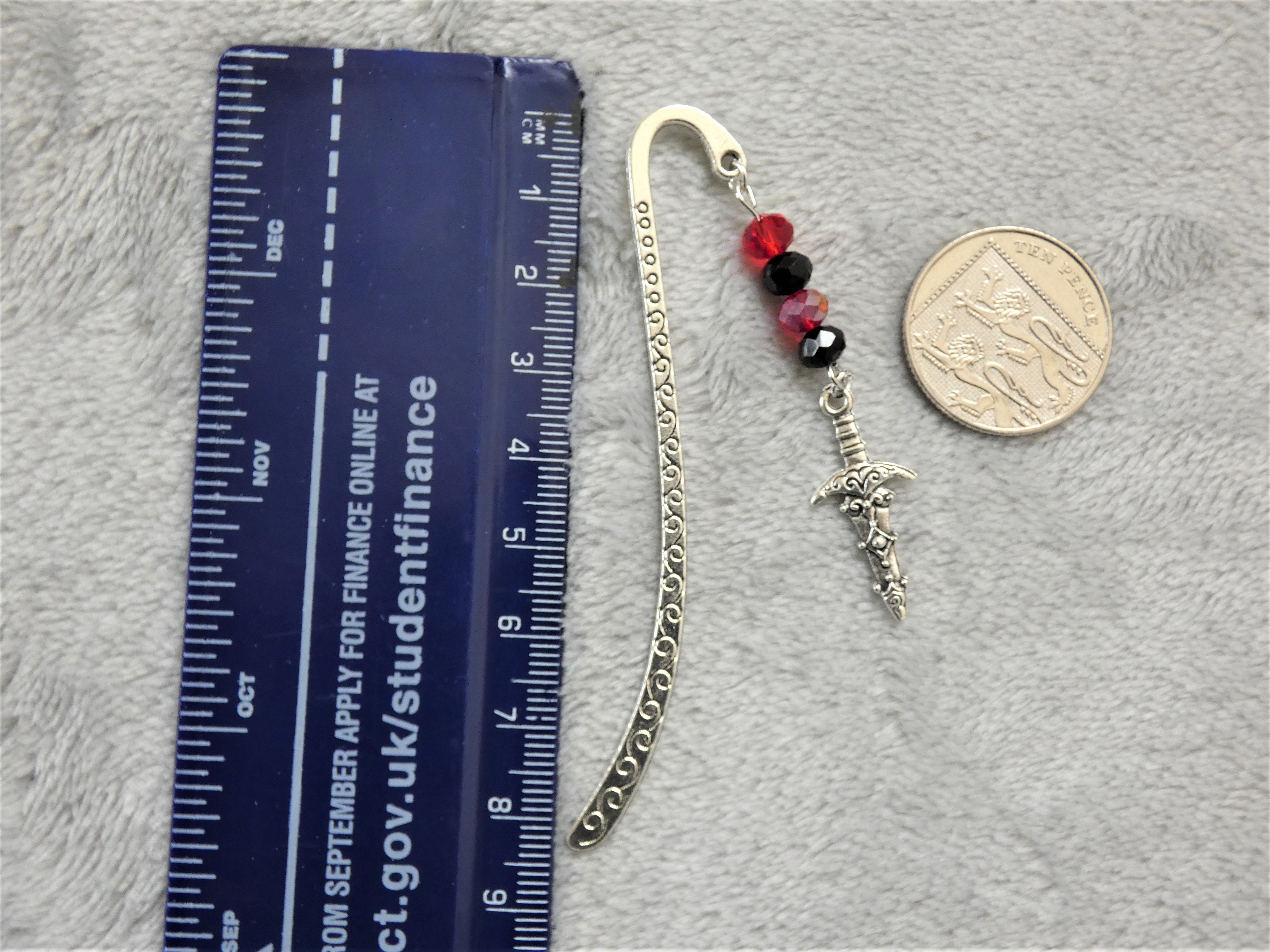 Red and Black Dagger Bookmark / Fantasy Bookmark for Booklover - Etsy UK