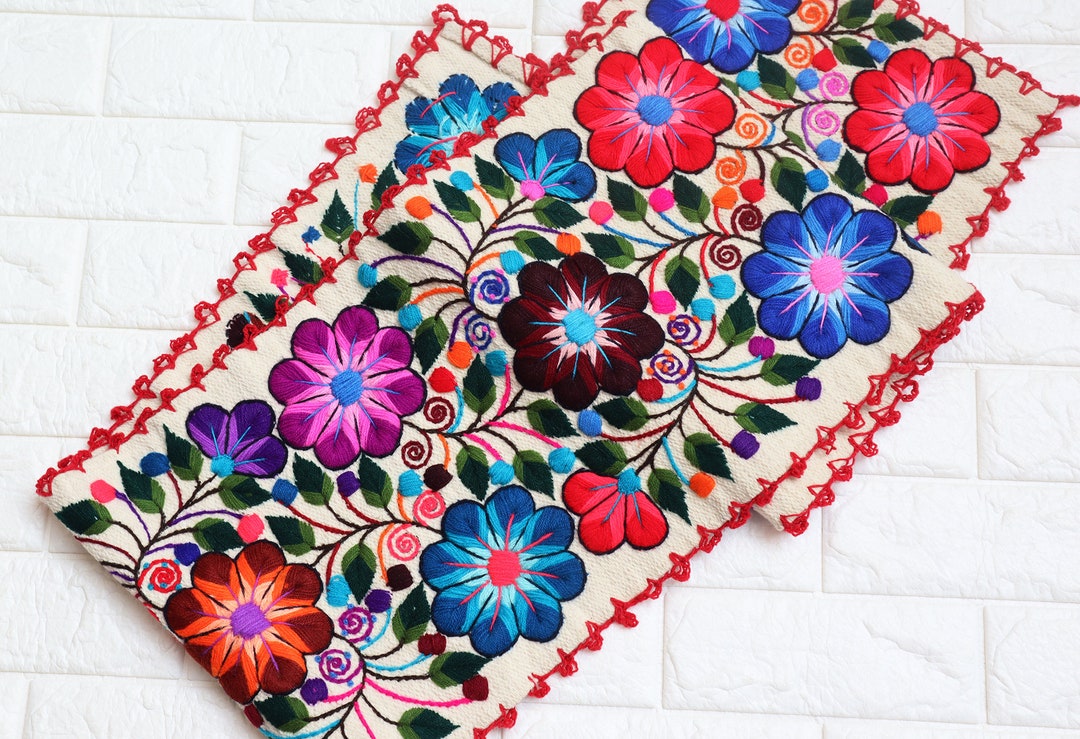 Vintage Andes Ayacucho Embroidery Floral Pattern Traditional Peruvian ...