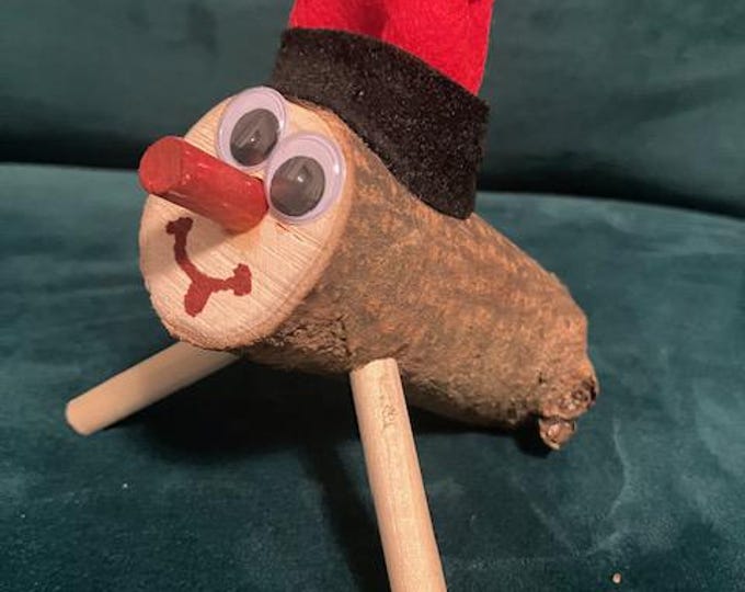 Caga Tio - Tio De Nadal - Poop Log - Red Hat, Catalan Christmas ...
