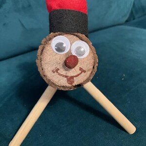 Caga Tio - Tio De Nadal - Spanish/catalan Christmas Tradition - Red Hat ...