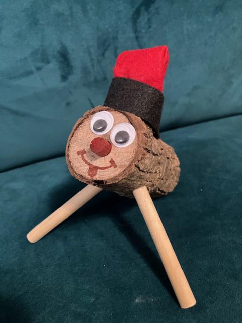 Caga Tio - Tio De Nadal - Spanish/catalan Christmas Tradition - Red Hat ...