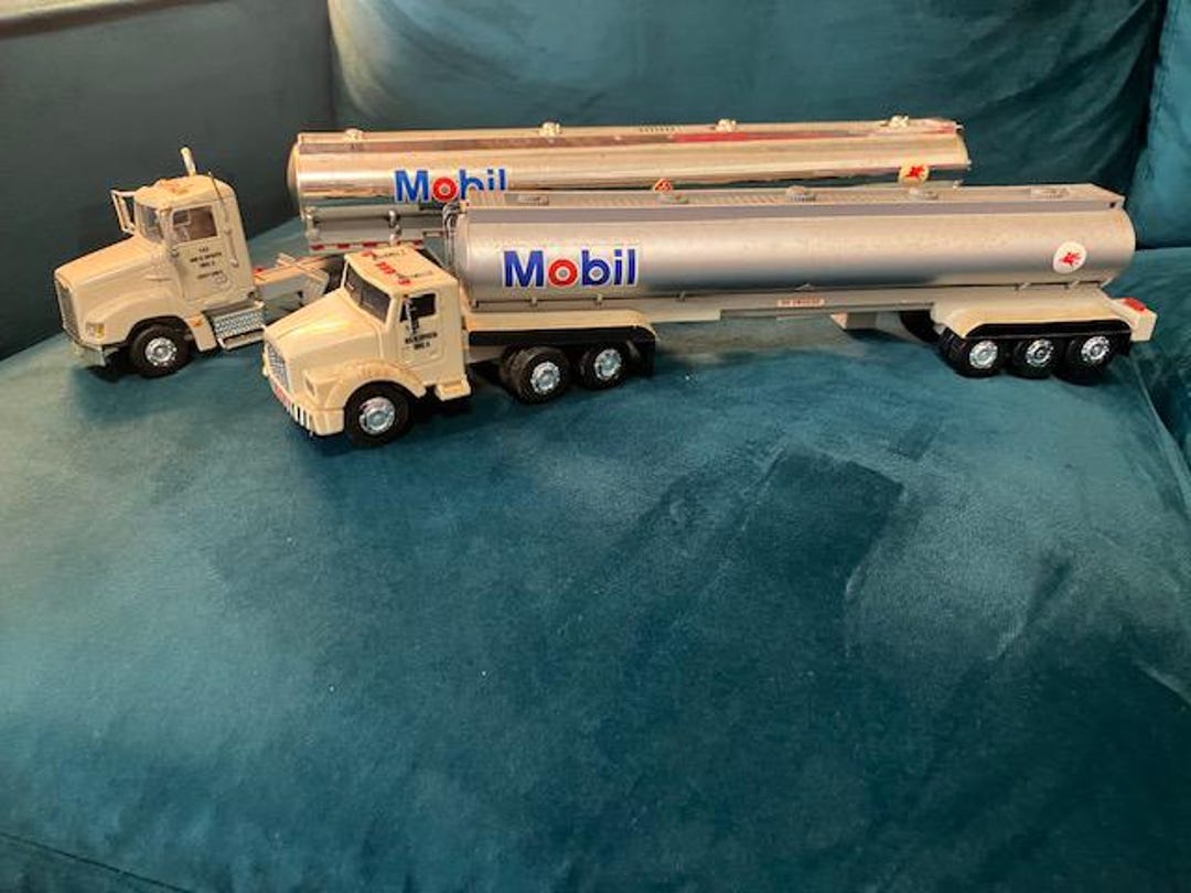 Mobil Tanker Truck Toys Set of 2 Collectible Vehicles - Etsy