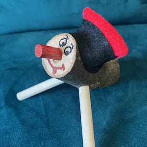 Caga Tio - Tio De Nadal - Poop Log - Red Hat, Catalan Christmas ...