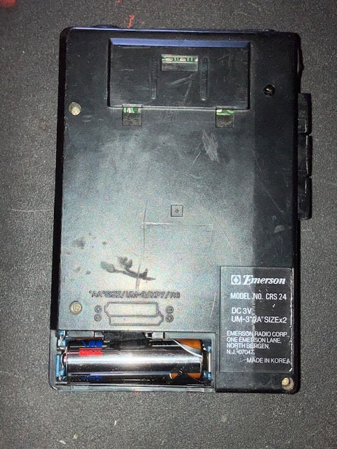 Emerson Walkman Radio Tape Cassette Player AMFM Portable Music Player ...