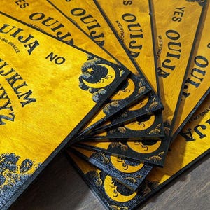 Ouija Board, Spirit Game for Talking to the Souls of the Dead, Gothic ...