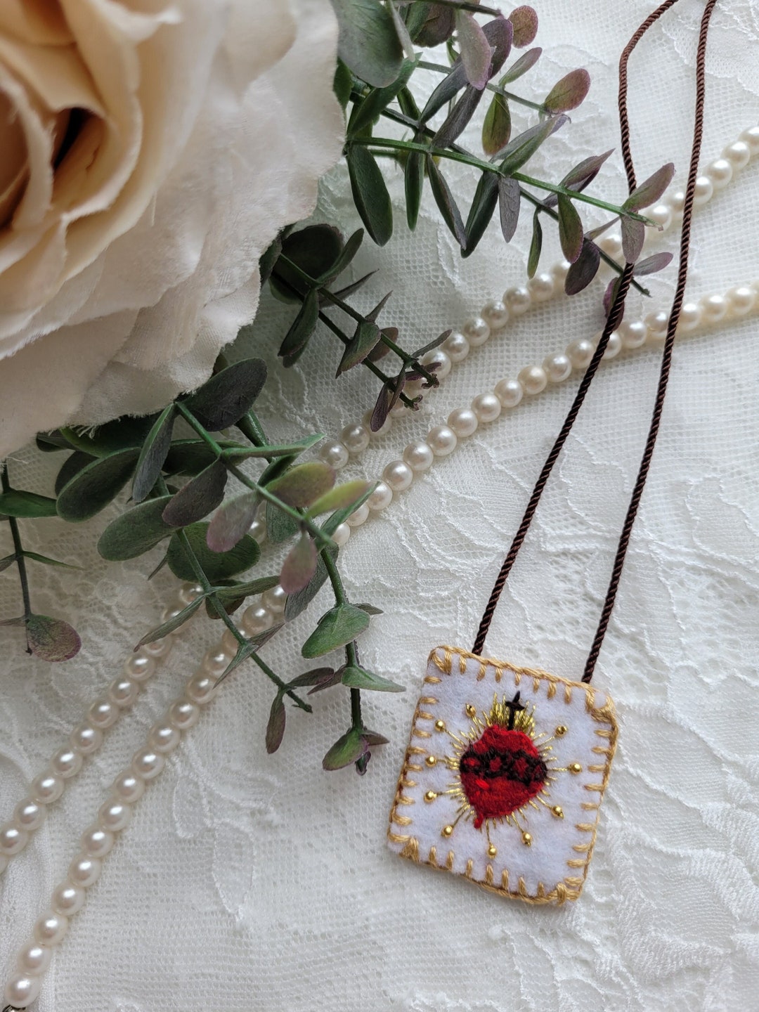 Heart of Infinite Majesty | Sacred Heart Badge | Veiled in Dignity - Etsy