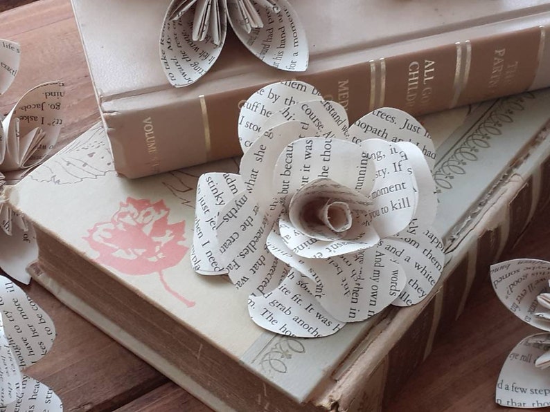 Book Page Flowers: Origami Kusudama & Roses, Book Decor - Set of 24 - Etsy