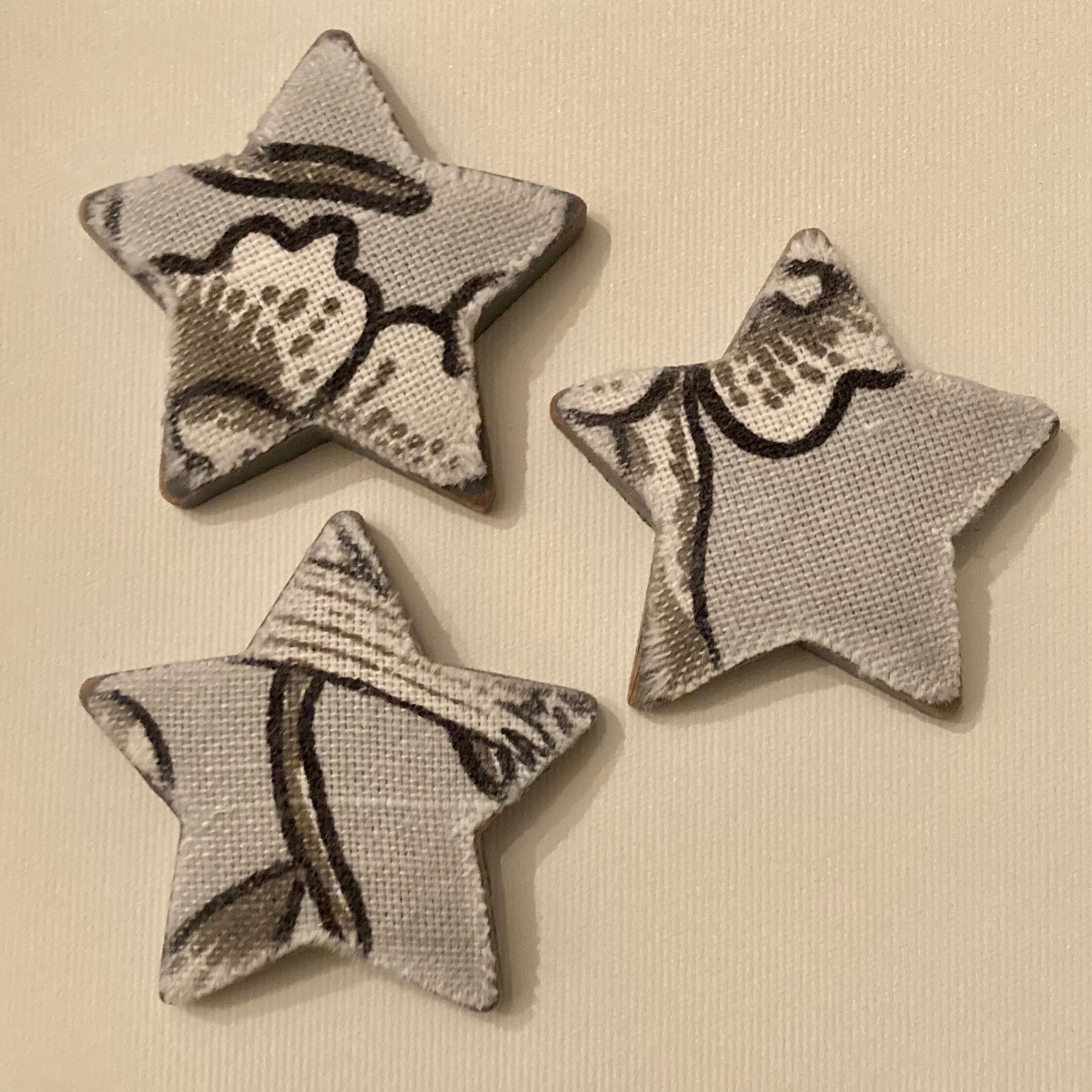 Small Wooden Shapes Set of 3 choice of Magnet Ornament or - Etsy UK