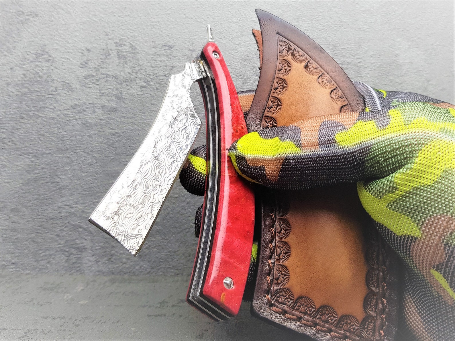 BLOODY Damascus RAZOR, Personalize Able Straight Razor, Gift for Men ...