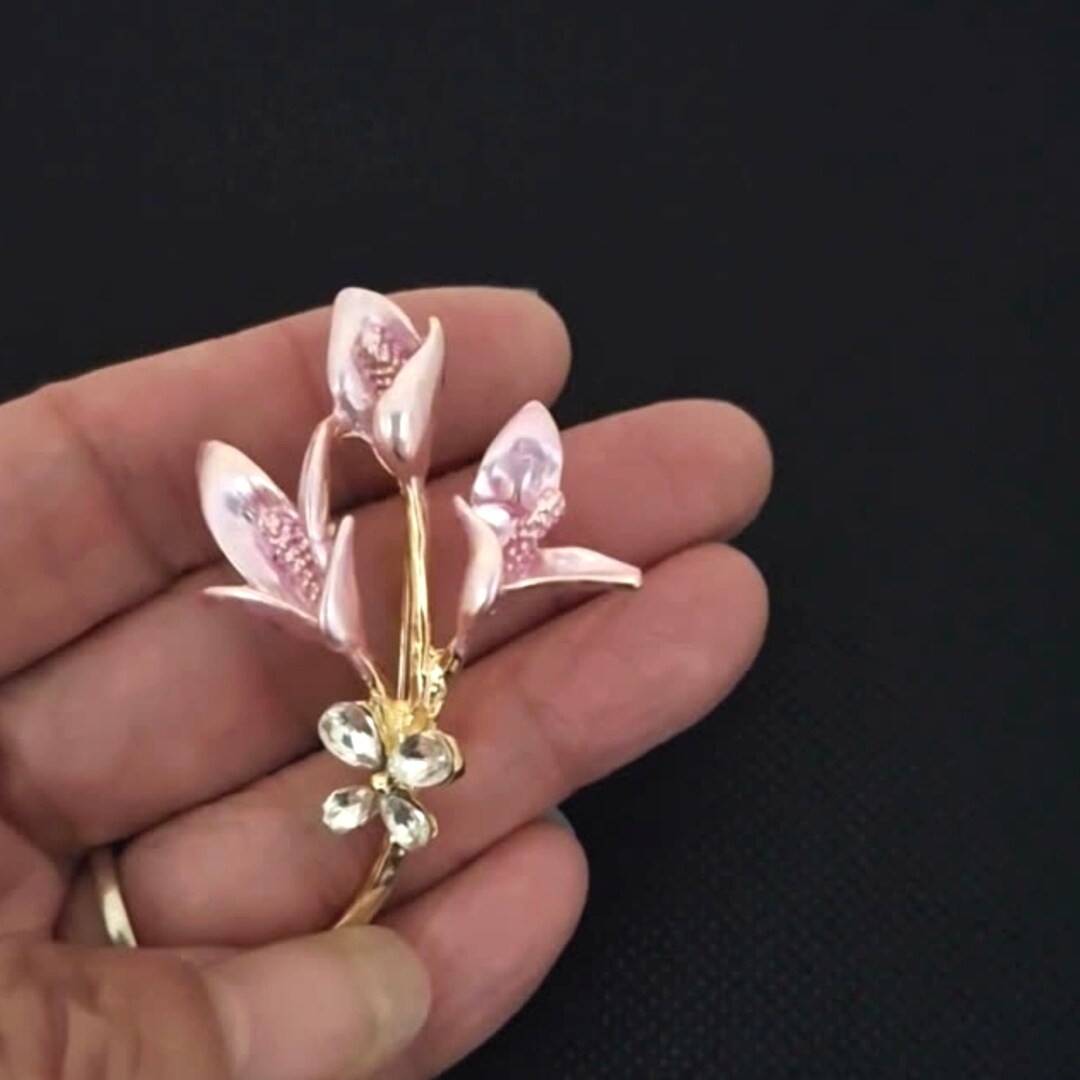 Luxury Crystal Pink Lily Flower Brooch Collar Lapel Pin/ Leather Pouch ...