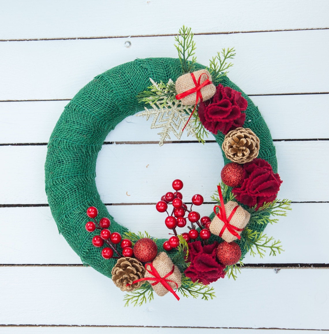 Traditional Christmas Colours Wreath, Red Green Christmas Wreath, Front ...