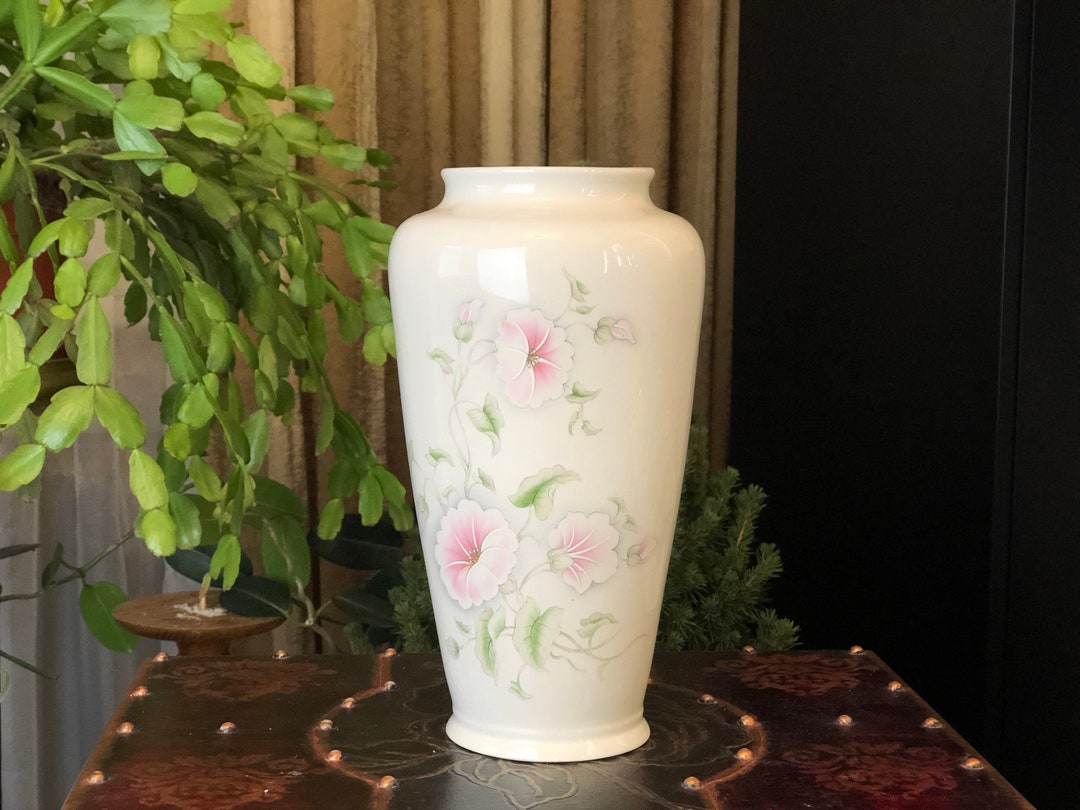 English Melba Ware Porcelain Vase Made in 20th Century England - Etsy