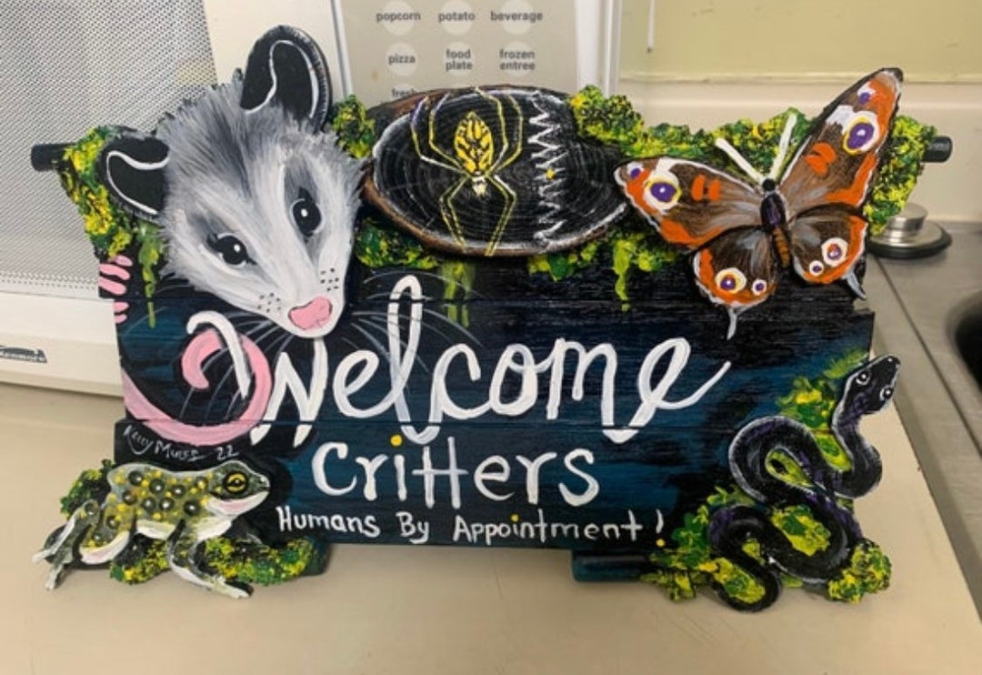 Custom Welcome Critters Sign W/ Moss - Etsy