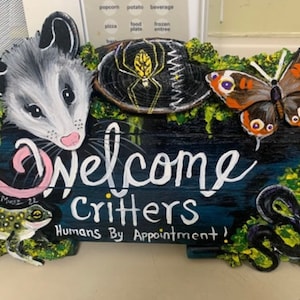 Custom Welcome Critters Sign W/ Moss - Etsy