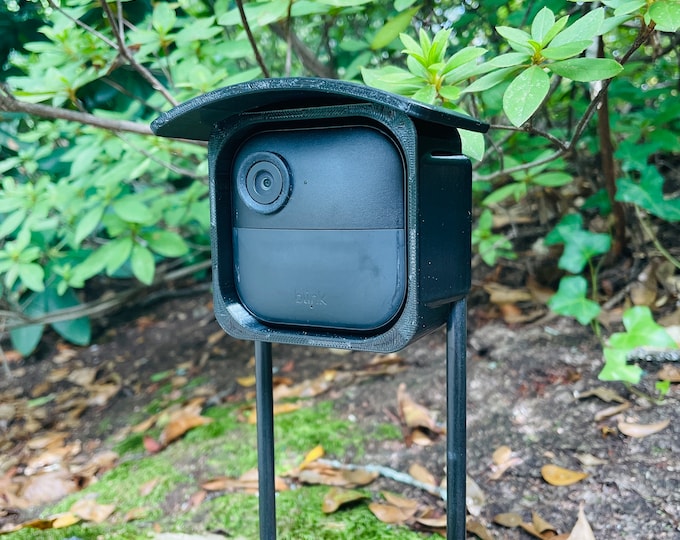 BLINK OUTDOOR 4 Cam Ground Staked Mount // an Outdoor Garden and Flower ...
