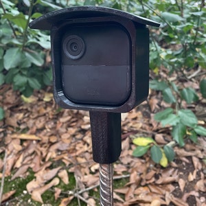 BLINK OUTDOOR 4 Cam High Mount for Rebar // an Outdoor Garden and ...