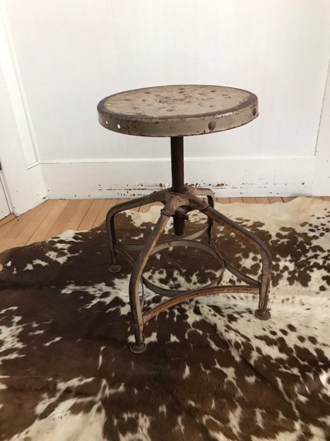 Antique Industrial Stool Warehouse Stool Metal Stool Rusted Mechanical ...