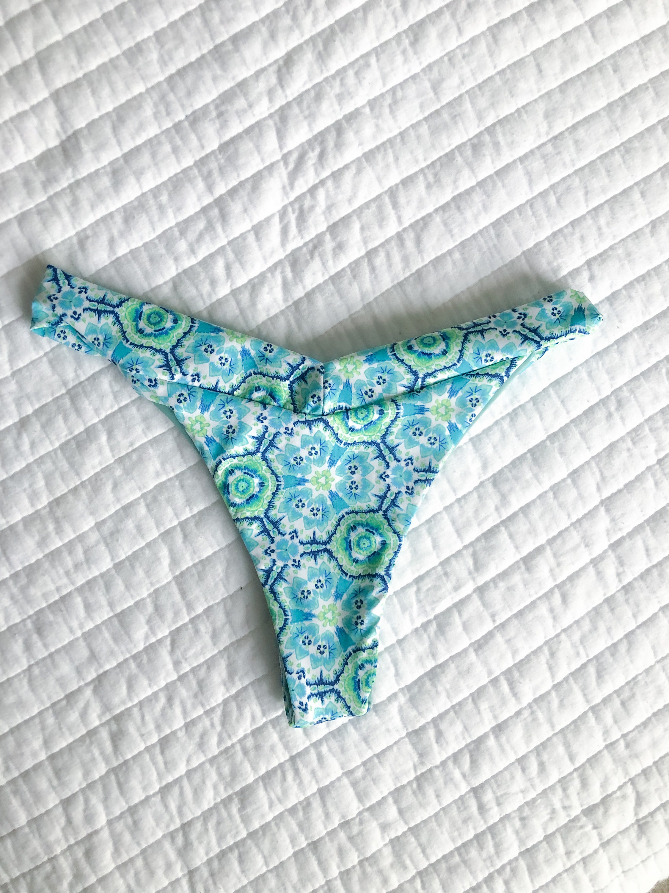 DIY V Cut Reversible Cheeky Bikini Bottoms Vega PDF Sewing | Etsy