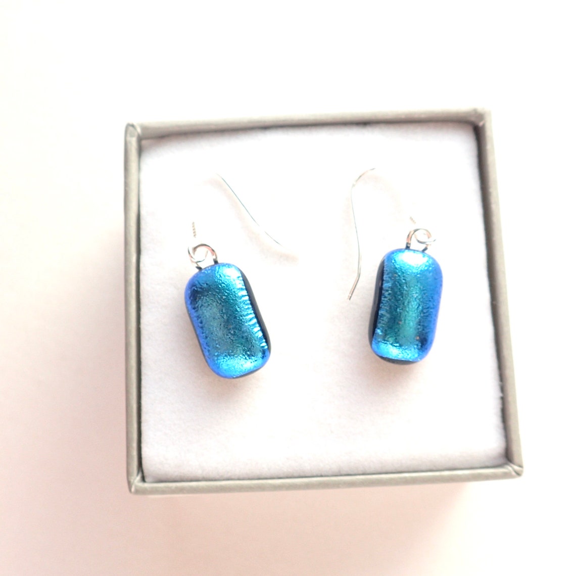 Shiny Blue Mercury Colour Shift Light Blue to Teal Dichroic Glass Drop ...