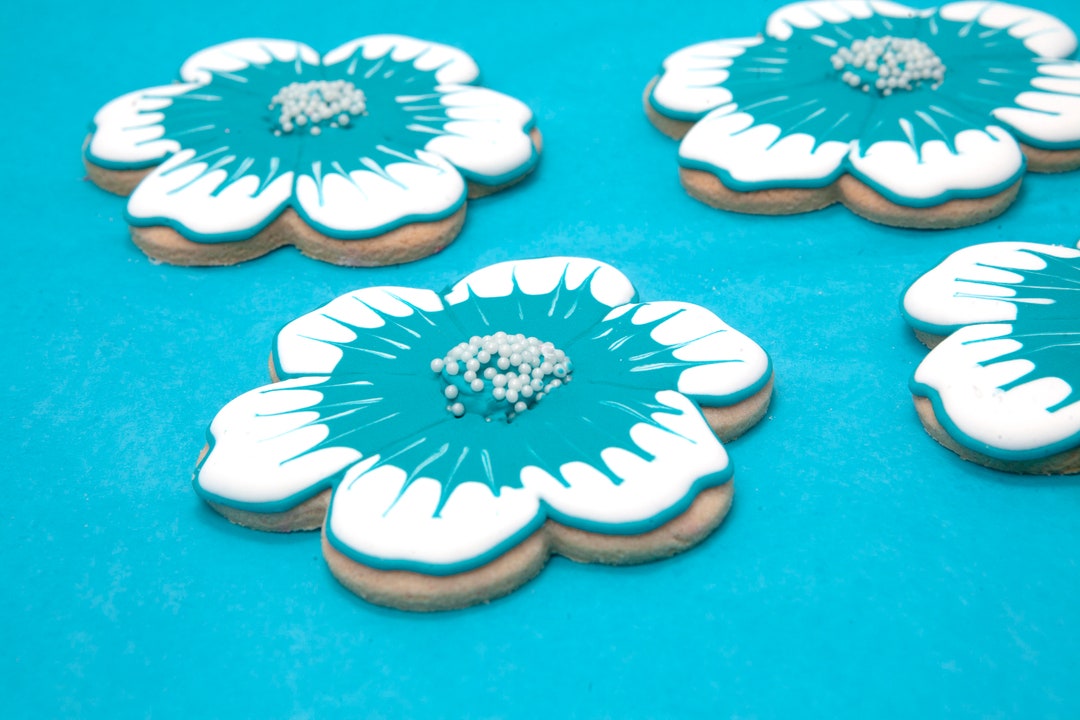 12 Blue Flower Iced Sugar Cookies: Spring Party Favors, Kosher Parve - Etsy