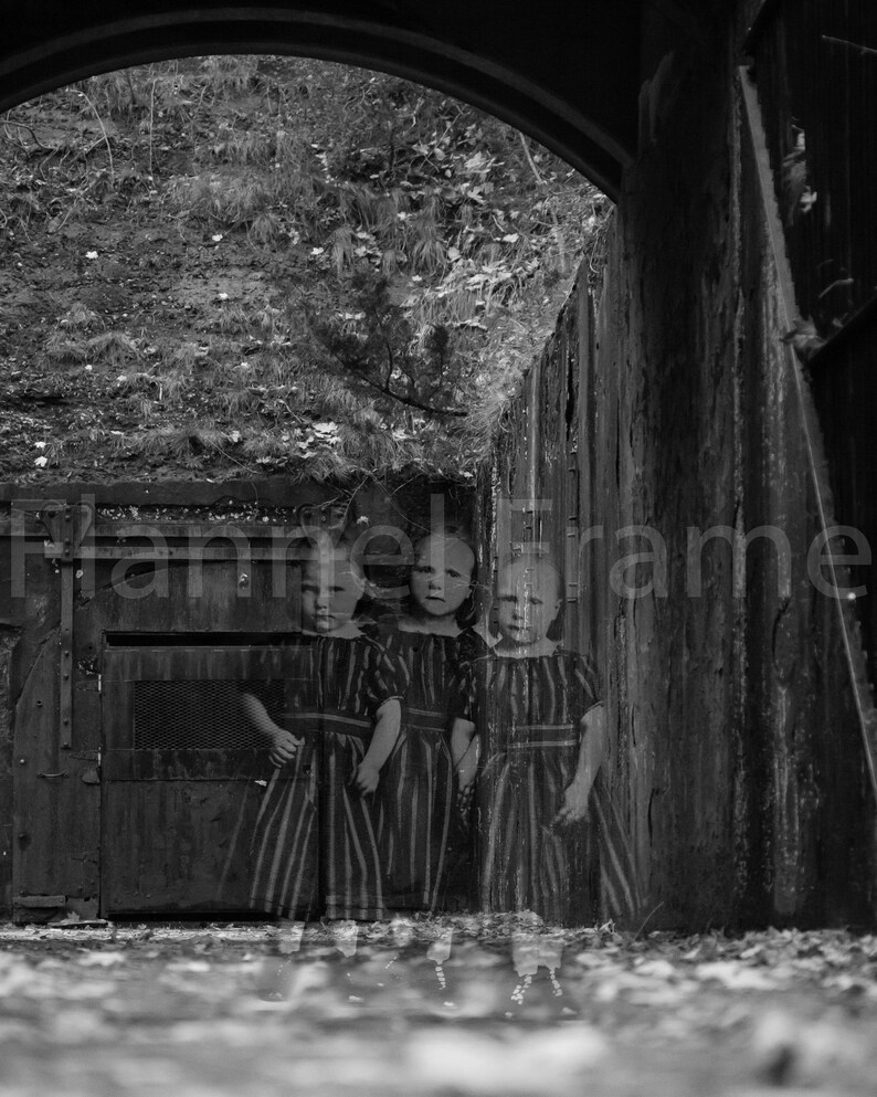 Spooky Vintage Halloween Photograph Victorian Ghost Children - Etsy