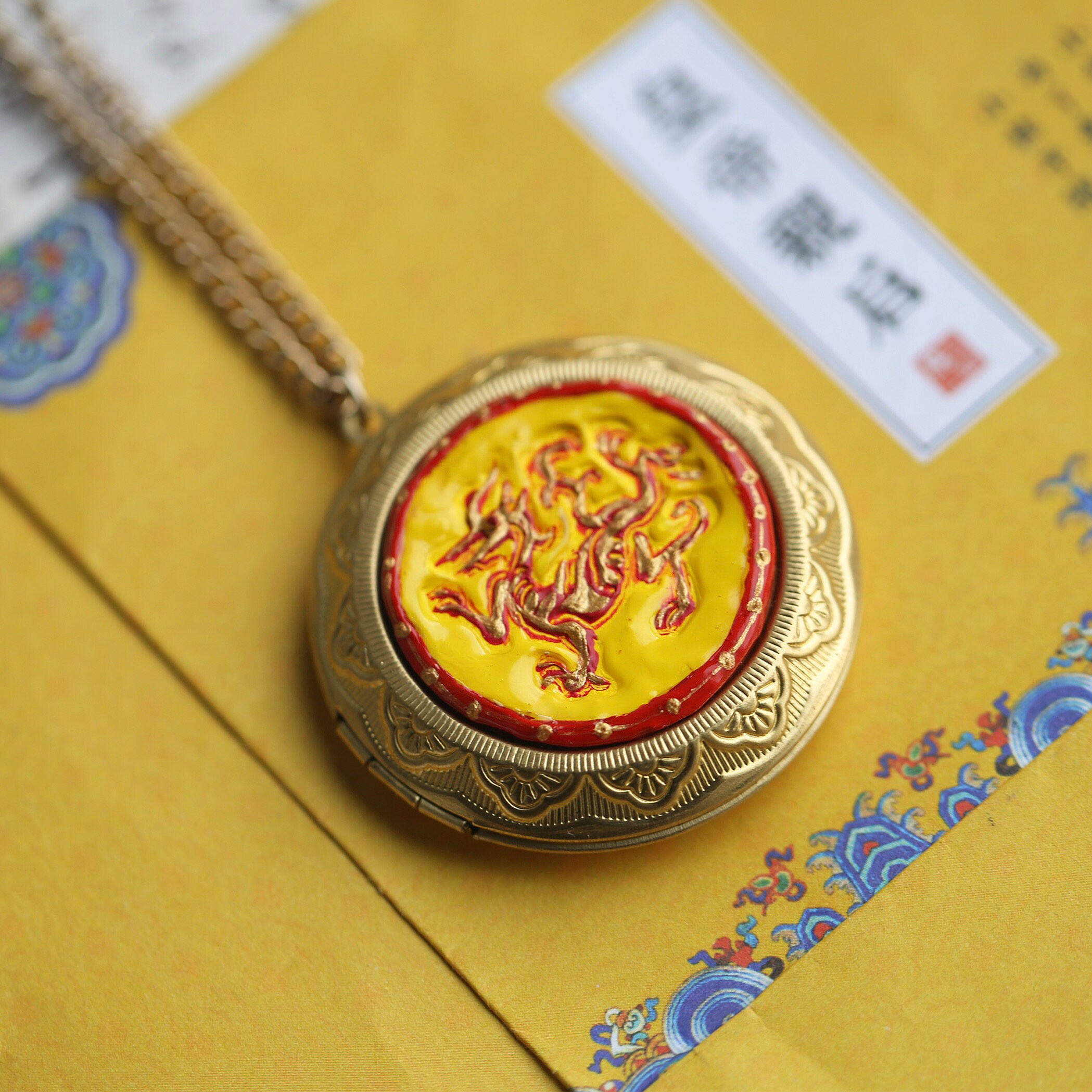 Handpainted Ancient Chinese Patterns 龙-long Art Locket Necklace With ...