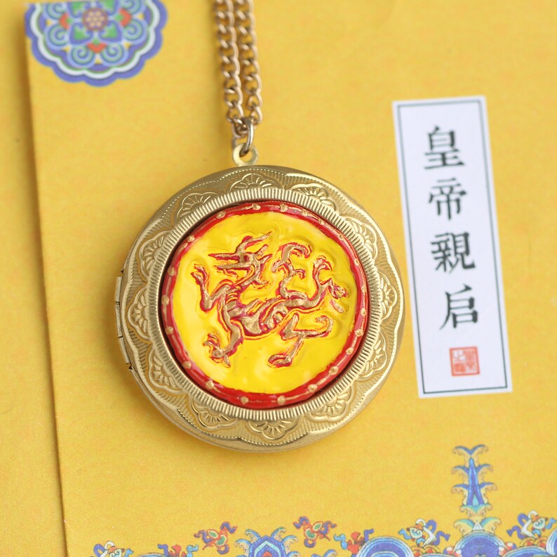 Handpainted Ancient Chinese Patterns 龙-long Art Locket Necklace With ...