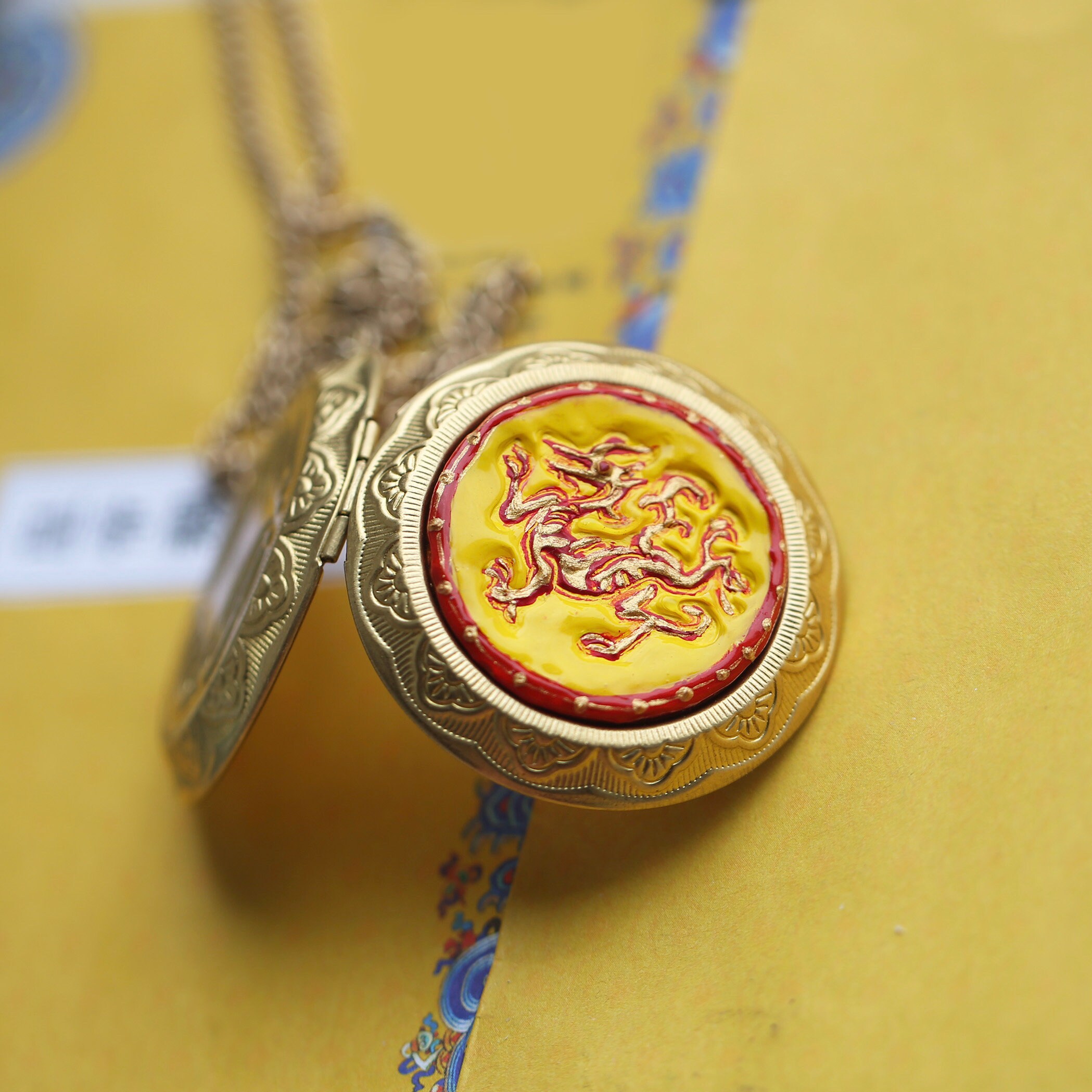 Handpainted Ancient Chinese Patterns 龙-long Art Locket Necklace With ...