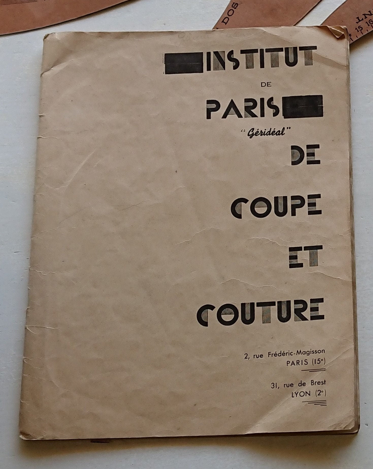 Modeling Apprenticeship Booklet France / Tailor / Textile / Haute ...