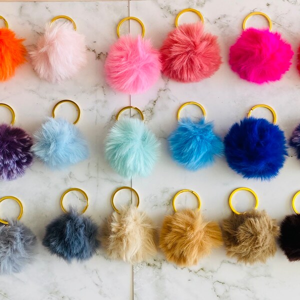 Pompom Keychain - Etsy