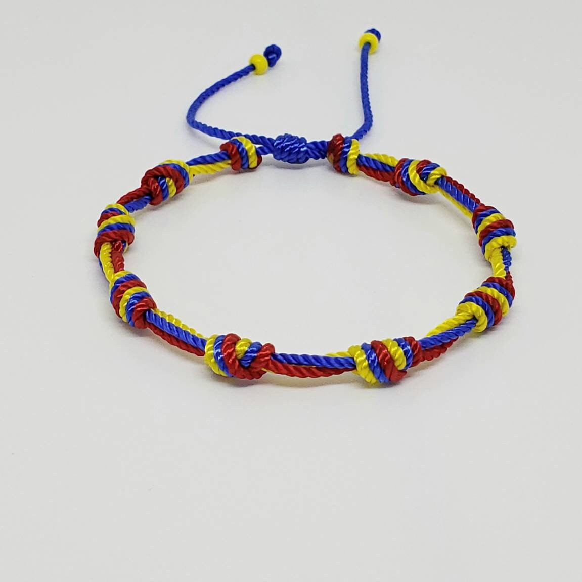 Knotted Friendship Bracelet. Mexico, Colombia, USA, Estonia, and Perú ...