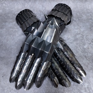 LOTR Witch King Gauntlets Lord of the Rings Medieval Armor Nazgul ...
